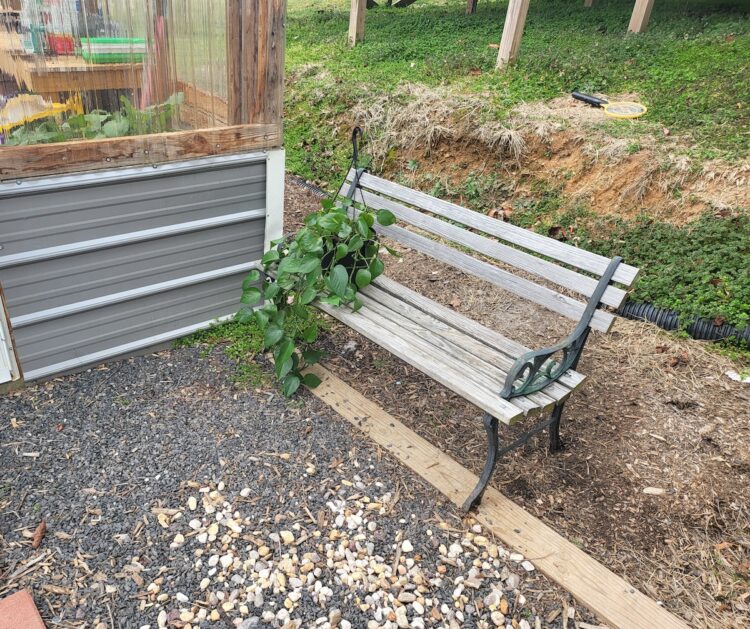 Quick Tip: Add Sitting Spaces In Your Garden - Gardening Channel